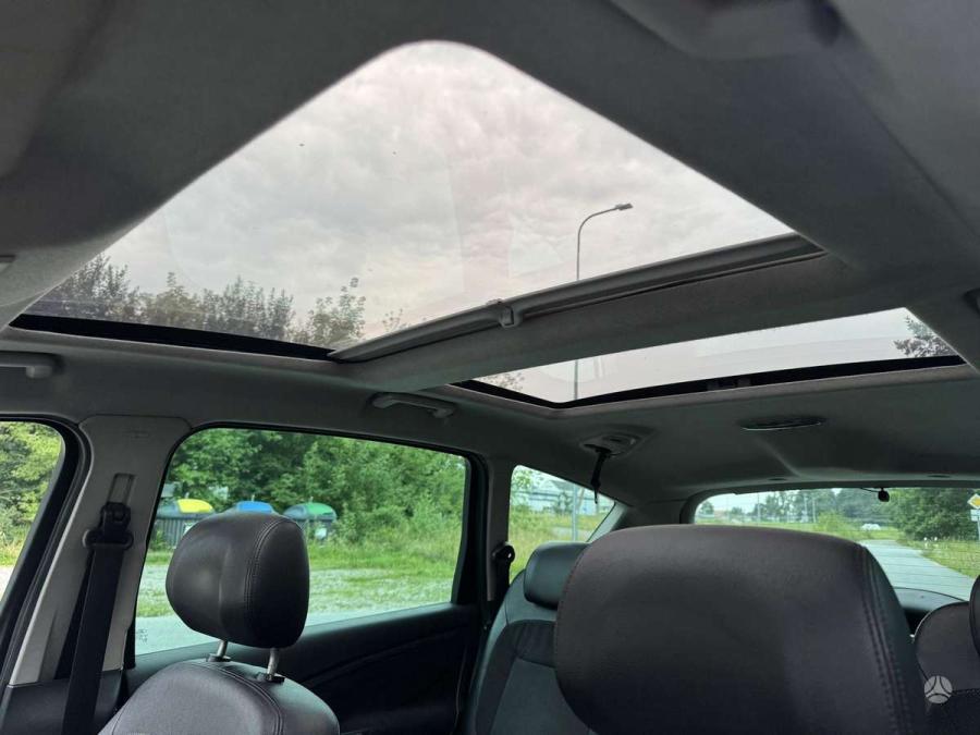 Blue Ford S-Max 2007 in Radviliskis, with an engine capacity of 2.00 L and mileage of 296 thousand km for 2550 €, photo 17 on AUTOMOTO.COM.LV