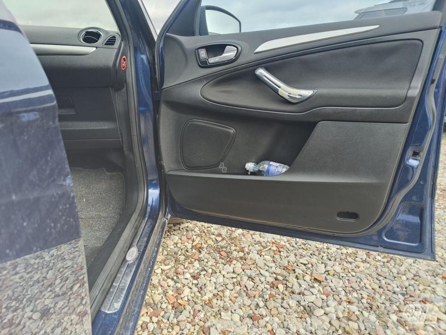 Blue Ford S-Max 2009 in Klaipeda, with an engine capacity of 2.20 L and mileage of 279 thousand km for 2999 €, photo 16 on AUTOMOTO.COM.LV