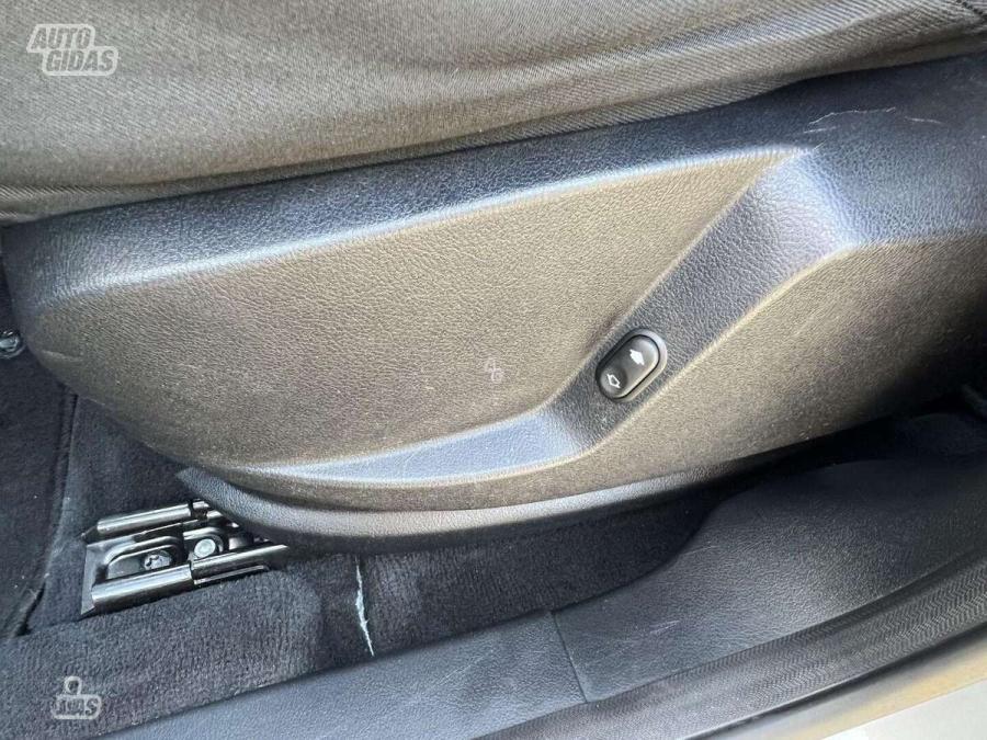 Zils Ford S-Max 2011 Kėdainiai, ar dzinēja tilpumu 2.00 L un nobraukumu 313 tūkst. km par 4750 €, foto 17 vietnē AUTOMOTO.COM.LV