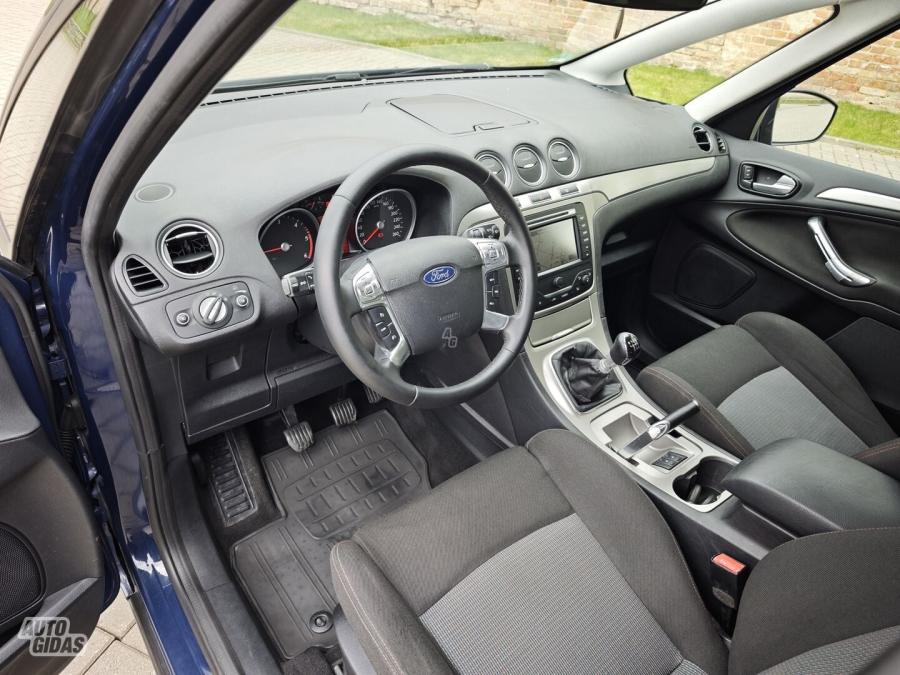 Blue Ford S-Max 2011 in Vilnius, with an engine capacity of 2.00 L and mileage of 258 thousand km for 4799 €, photo 13 on AUTOMOTO.COM.LV