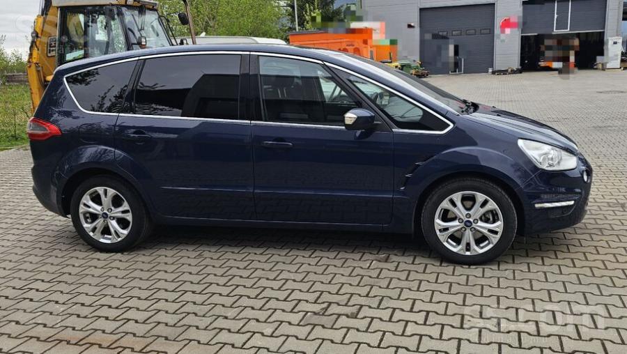 Blue Ford S-Max 2011 in Riga, with an engine capacity of 2.00 L and mileage of 272 thousand km for 3995 €, photo 5 on AUTOMOTO.COM.LV