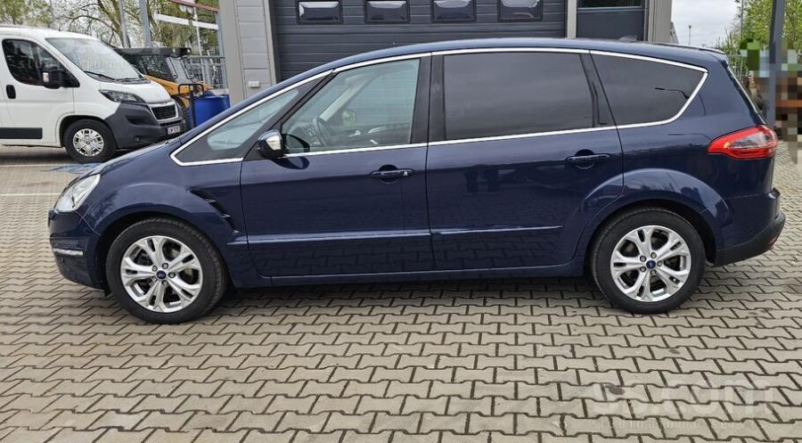 Blue Ford S-Max 2011 in Riga, with an engine capacity of 2.00 L and mileage of 272 thousand km for 3995 €, photo 9 on AUTOMOTO.COM.LV