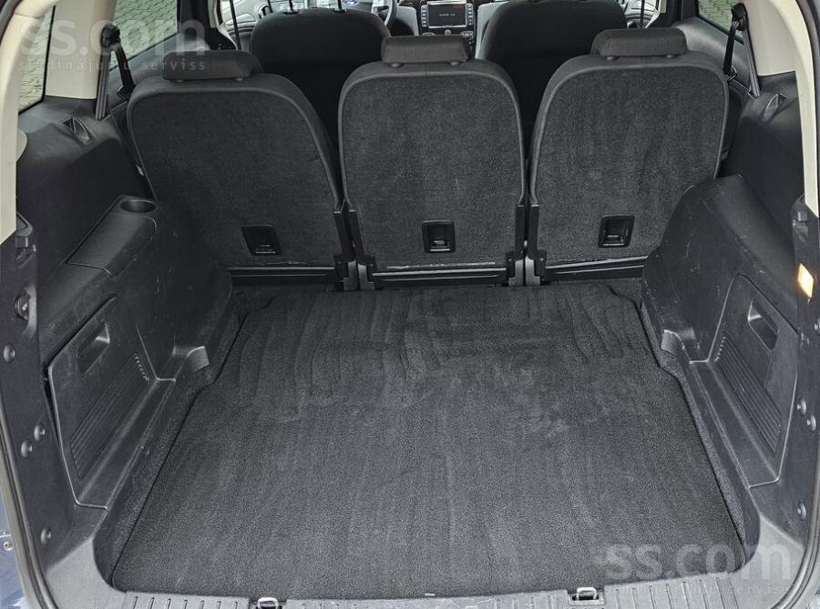 Blue Ford S-Max 2011 in Riga, with an engine capacity of 2.00 L and mileage of 272 thousand km for 3995 €, photo 13 on AUTOMOTO.COM.LV
