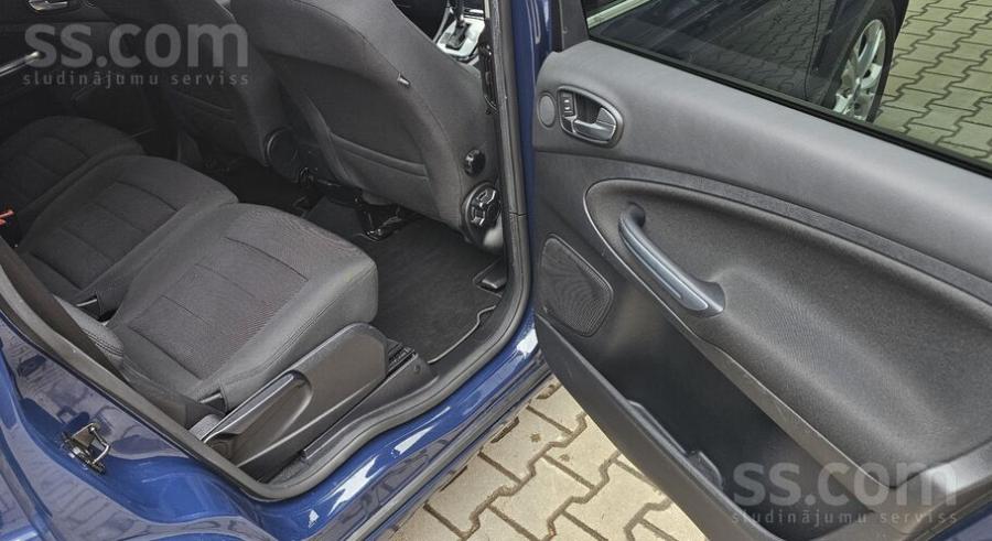 Blue Ford S-Max 2011 in Riga, with an engine capacity of 2.00 L and mileage of 272 thousand km for 3995 €, photo 14 on AUTOMOTO.COM.LV
