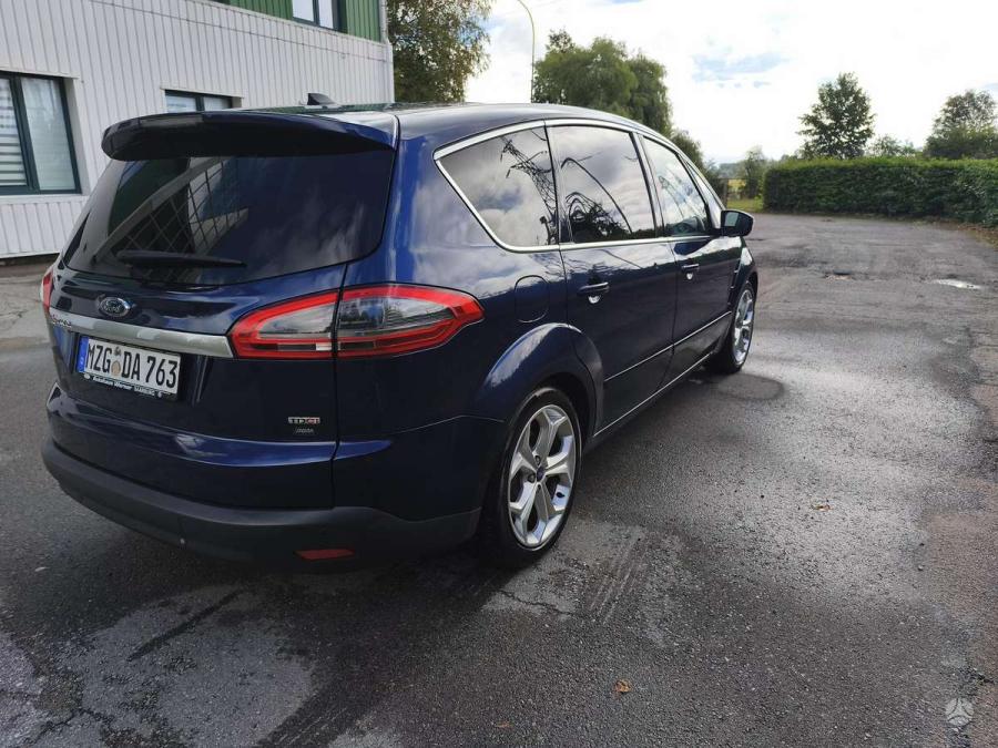 Blue Ford S-Max 2011 in Kelme, with an engine capacity of 2.00 L and mileage of 232 thousand km for 5800 €, photo 7 on AUTOMOTO.COM.LV