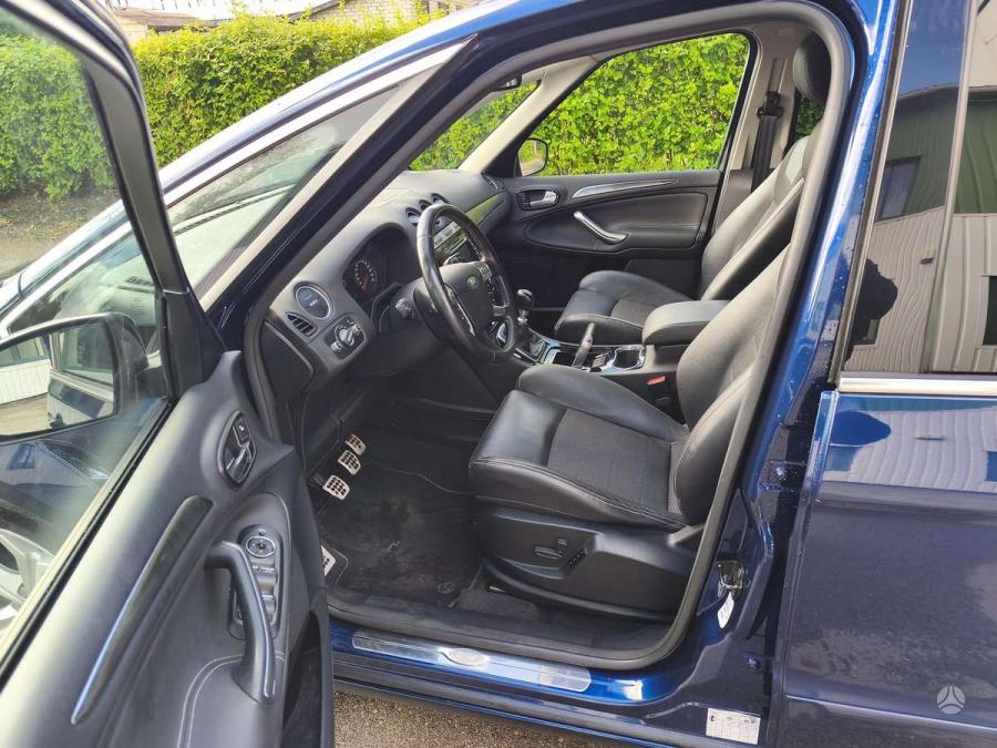 Blue Ford S-Max 2011 in Kelme, with an engine capacity of 2.00 L and mileage of 232 thousand km for 5800 €, photo 13 on AUTOMOTO.COM.LV