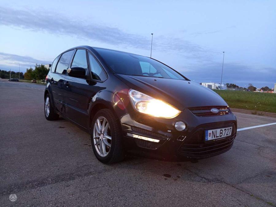 Blue Ford S-Max 2011 in Panevezys, with an engine capacity of 2.00 L and mileage of 260 thousand km for 3300 €, photo 8 on AUTOMOTO.COM.LV