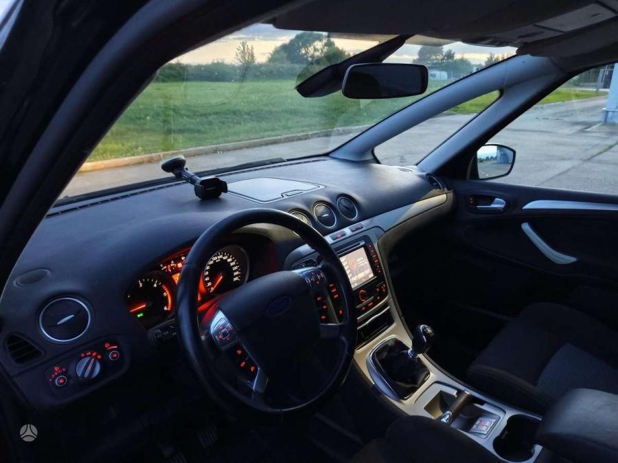 Blue Ford S-Max 2011 in Panevezys, with an engine capacity of 2.00 L and mileage of 260 thousand km for 3300 €, photo 11 on AUTOMOTO.COM.LV