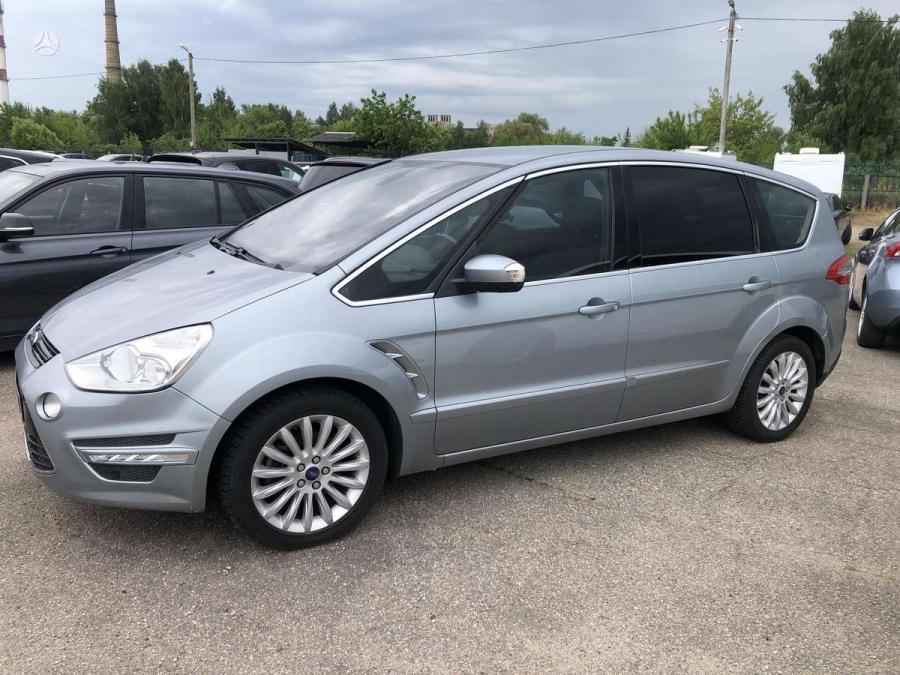 Blue Ford S-Max 2013 in Panevezys, with an engine capacity of 2.00 L and mileage of 288 thousand km for 5500 €, photo 1 on AUTOMOTO.COM.LV