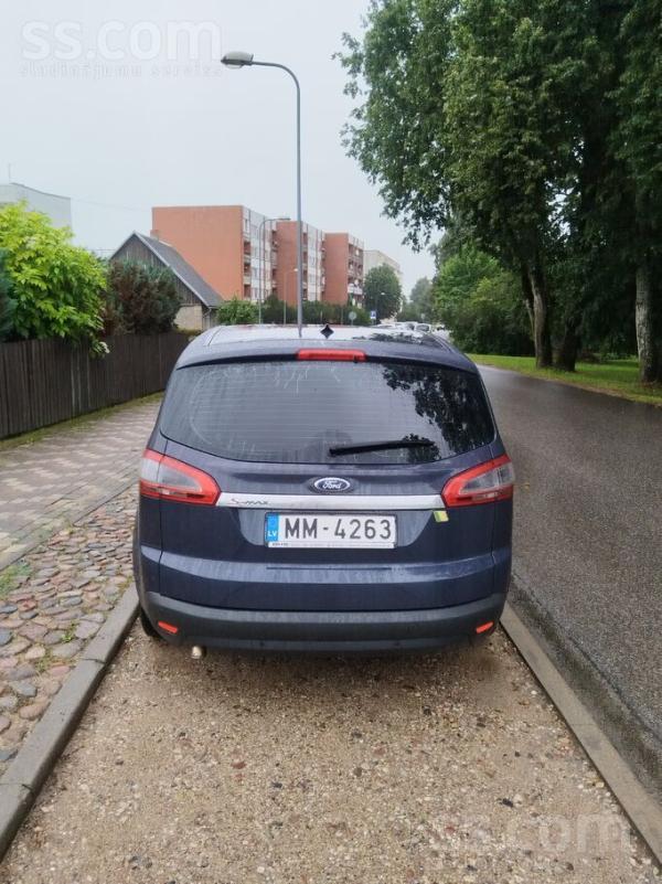 Zils Ford S-Max 2013 Kuldīga, ar dzinēja tilpumu 2.00 L un nobraukumu 278 tūkst. km par 3850 €, foto 4 vietnē AUTOMOTO.COM.LV