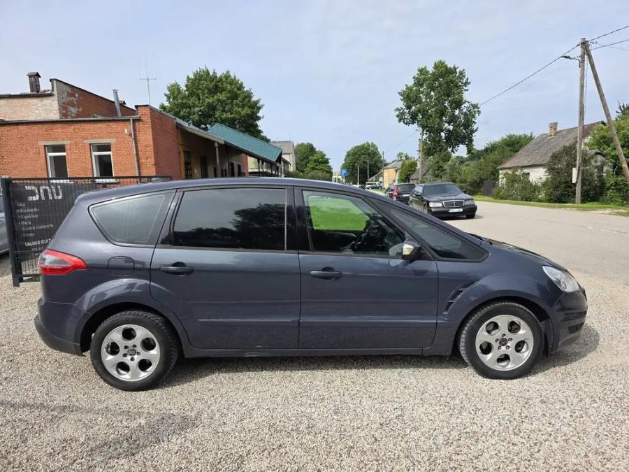 Blue Ford S-Max 2013 in Ventspils, with an engine capacity of 2.00 L and mileage of 279 thousand km for 3890 €, photo 6 on AUTOMOTO.COM.LV