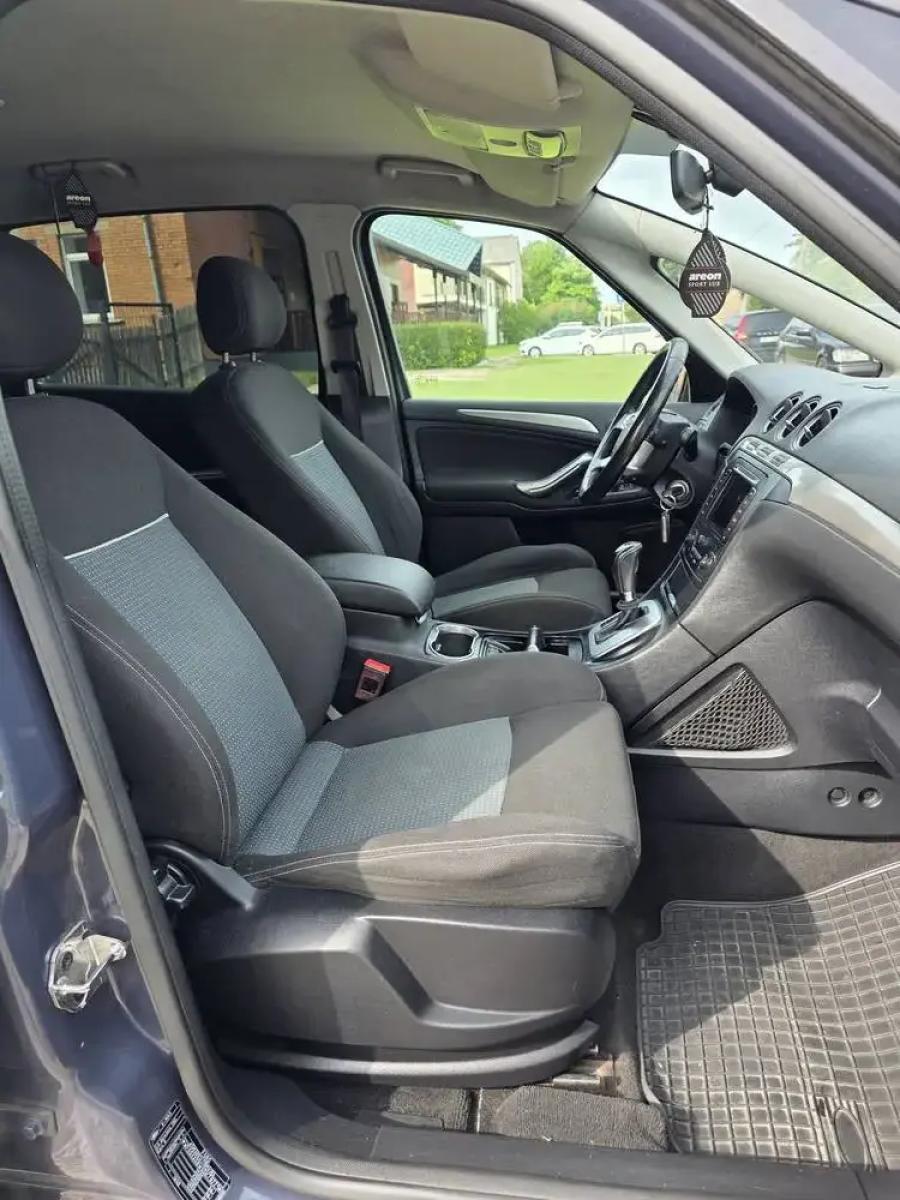 Blue Ford S-Max 2013 in Ventspils, with an engine capacity of 2.00 L and mileage of 279 thousand km for 3890 €, photo 15 on AUTOMOTO.COM.LV