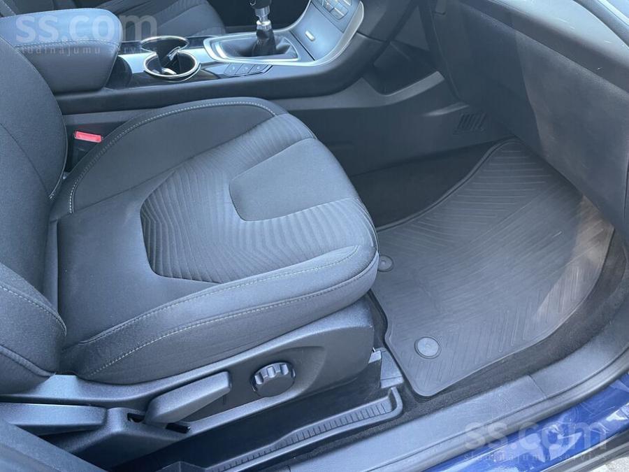 Blue Ford S-Max 2016 in Jurmala, with an engine capacity of 2.00 L and mileage of 0 thousand km for 6850 €, photo 26 on AUTOMOTO.COM.LV