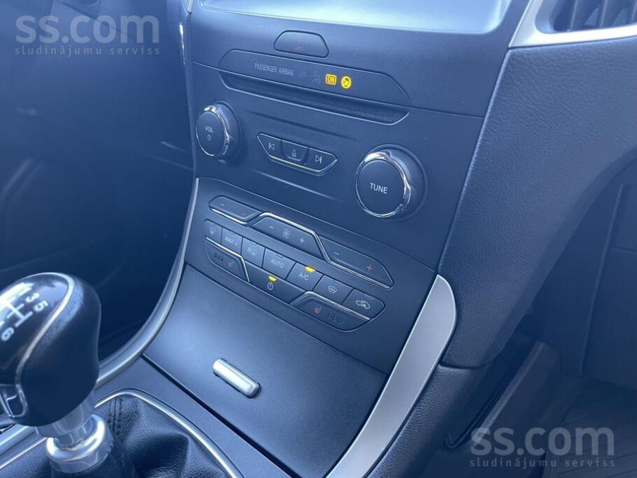 Blue Ford S-Max 2016 in Jurmala, with an engine capacity of 2.00 L and mileage of 0 thousand km for 6850 €, photo 30 on AUTOMOTO.COM.LV