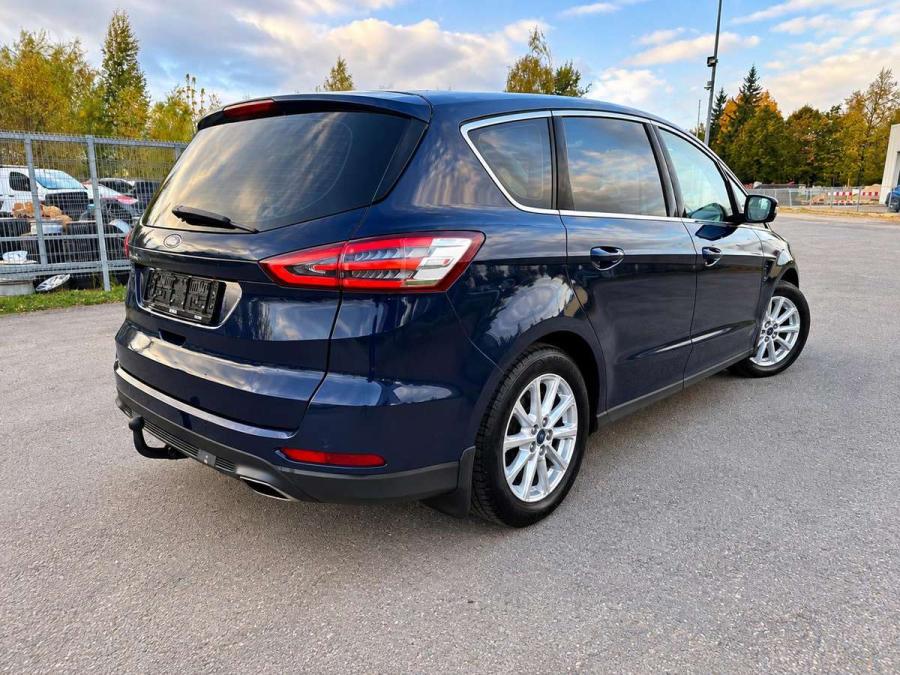 Blue Ford S-Max 2016 in Pakruojis, with an engine capacity of 2.00 L and mileage of 276 thousand km for 6200 €, photo 5 on AUTOMOTO.COM.LV