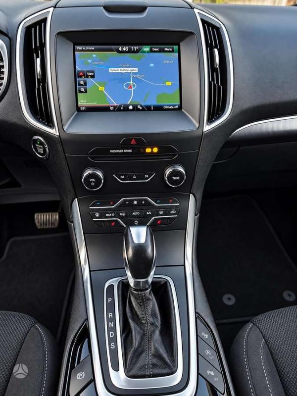 Blue Ford S-Max 2016 in Pakruojis, with an engine capacity of 2.00 L and mileage of 276 thousand km for 6200 €, photo 11 on AUTOMOTO.COM.LV