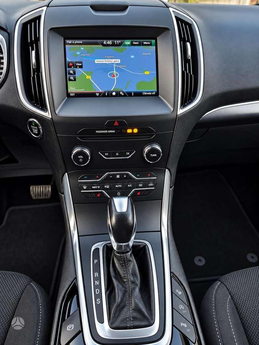 Blue Ford S-Max 2016 in Pakruojis, with an engine capacity of 2.00 L and mileage of 276 thousand km for 6200 €, photo 11 on AUTOMOTO.COM.LV