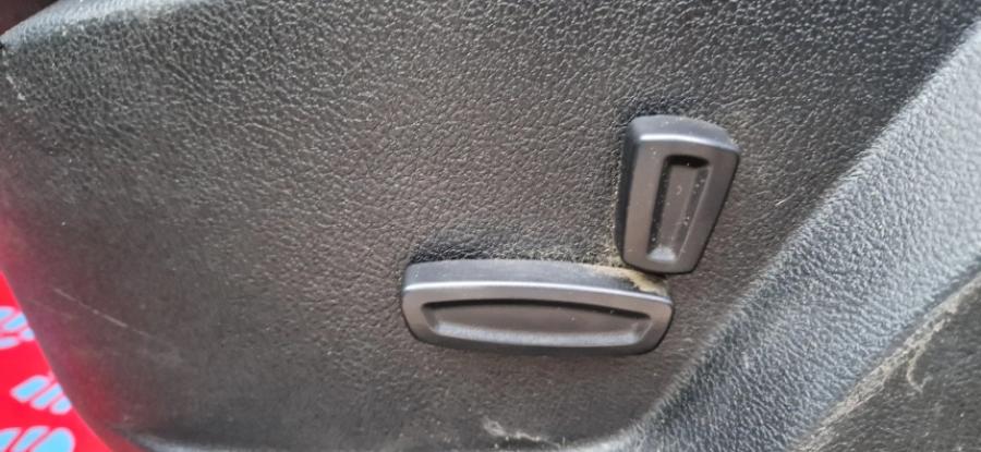 Brown Ford S-Max 2007 in Riga, with an engine capacity of 2.00 L and mileage of 355 thousand km for 3250 €, photo 24 on AUTOMOTO.COM.LV