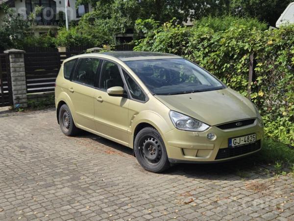 Brown Ford S-Max 2007 in Riga, with an engine capacity of 2.00 L and mileage of 172 thousand km for 1900 €, photo 1 on AUTOMOTO.COM.LV