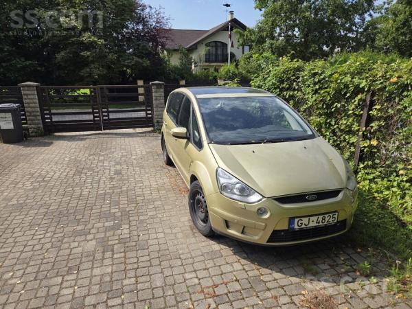 Brown Ford S-Max 2007 in Riga, with an engine capacity of 2.00 L and mileage of 172 thousand km for 1900 €, photo 2 on AUTOMOTO.COM.LV