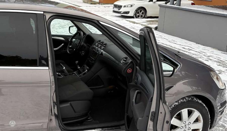 Brūns Ford S-Max 2011 Druskininkai, ar dzinēja tilpumu 2.00 L un nobraukumu 277 tūkst. km par 5650 €, foto 14 vietnē AUTOMOTO.COM.LV