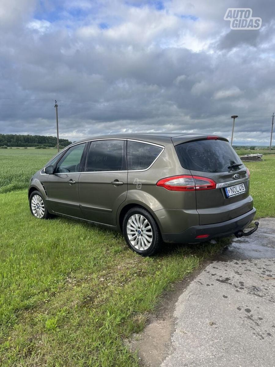 Brown Ford S-Max 2011 in Kelme, with an engine capacity of 2.00 L and mileage of 311 thousand km for 2600 €, photo 5 on AUTOMOTO.COM.LV