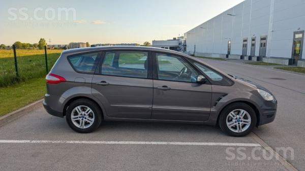 Brown Ford S-Max 2012 in Riga, with an engine capacity of 2.00 L and mileage of 180 thousand km for 2850 €, photo 2 on AUTOMOTO.COM.LV