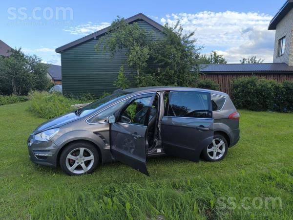 Brown Ford S-Max 2012 in Riga, with an engine capacity of 2.00 L and mileage of 280 thousand km for 4250 €, photo 3 on AUTOMOTO.COM.LV