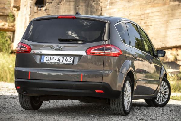 Brown Ford S-Max 2012 in Tukums, with an engine capacity of 1.60 L and mileage of 0 thousand km for 8000 €, photo 7 on AUTOMOTO.COM.LV