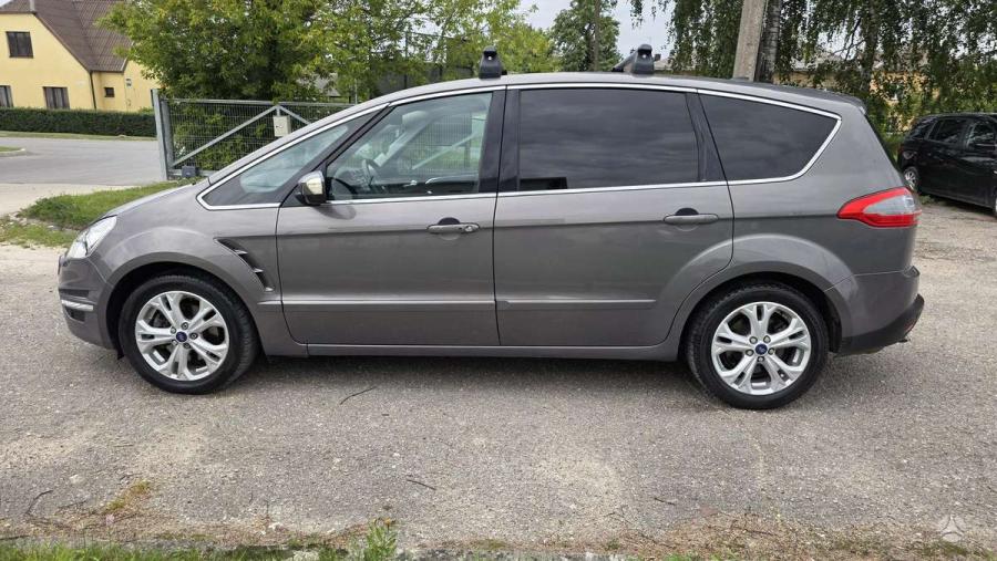 Brown Ford S-Max 2012 in Siauliai, with an engine capacity of 1.60 L and mileage of 209 thousand km for 5850 €, photo 3 on AUTOMOTO.COM.LV