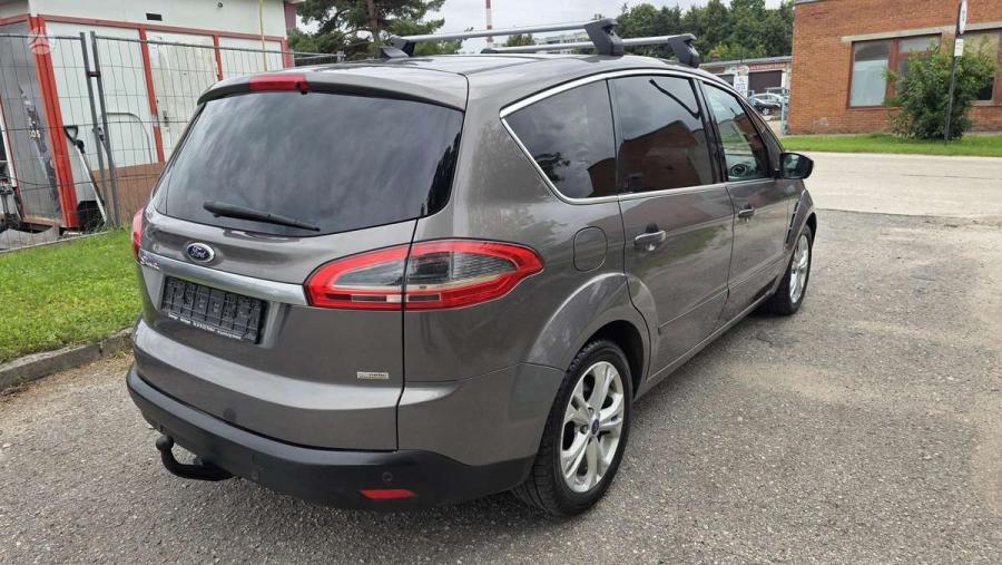 Brown Ford S-Max 2012 in Siauliai, with an engine capacity of 1.60 L and mileage of 209 thousand km for 5850 €, photo 6 on AUTOMOTO.COM.LV