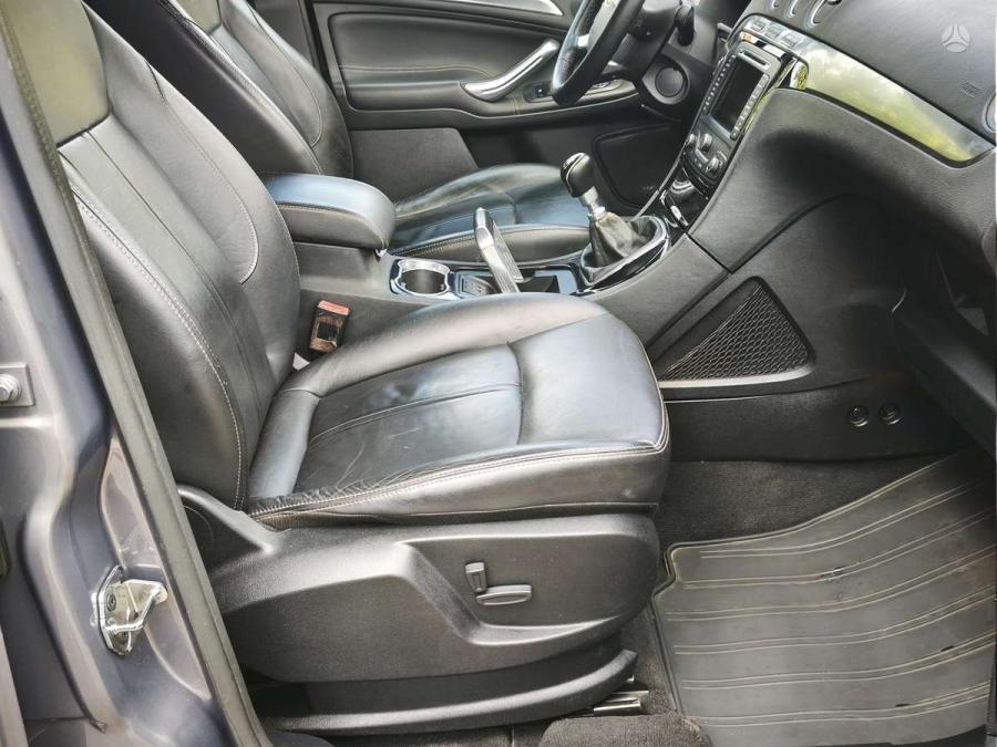 Brown Ford S-Max 2013 in Prienai, with an engine capacity of 2.00 L and mileage of 283 thousand km for 4950 €, photo 19 on AUTOMOTO.COM.LV