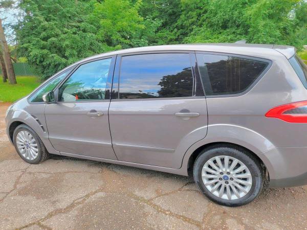 Brown Ford S-Max 2014 in Radviliskis, with an engine capacity of 2.00 L and mileage of 313 thousand km for 5350 €, photo 1 on AUTOMOTO.COM.LV