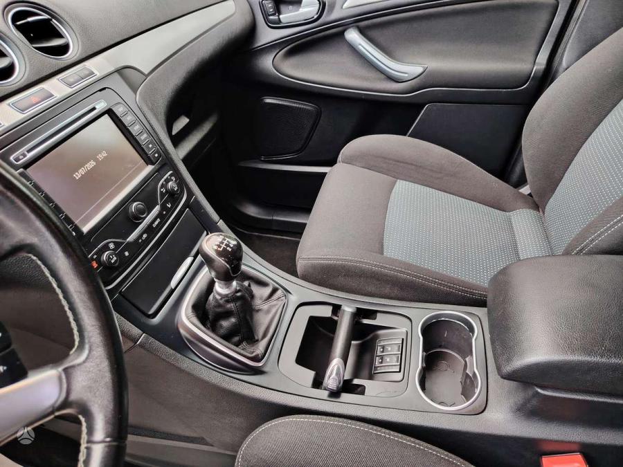 Brown Ford S-Max 2014 in Radviliskis, with an engine capacity of 2.00 L and mileage of 313 thousand km for 5350 €, photo 9 on AUTOMOTO.COM.LV
