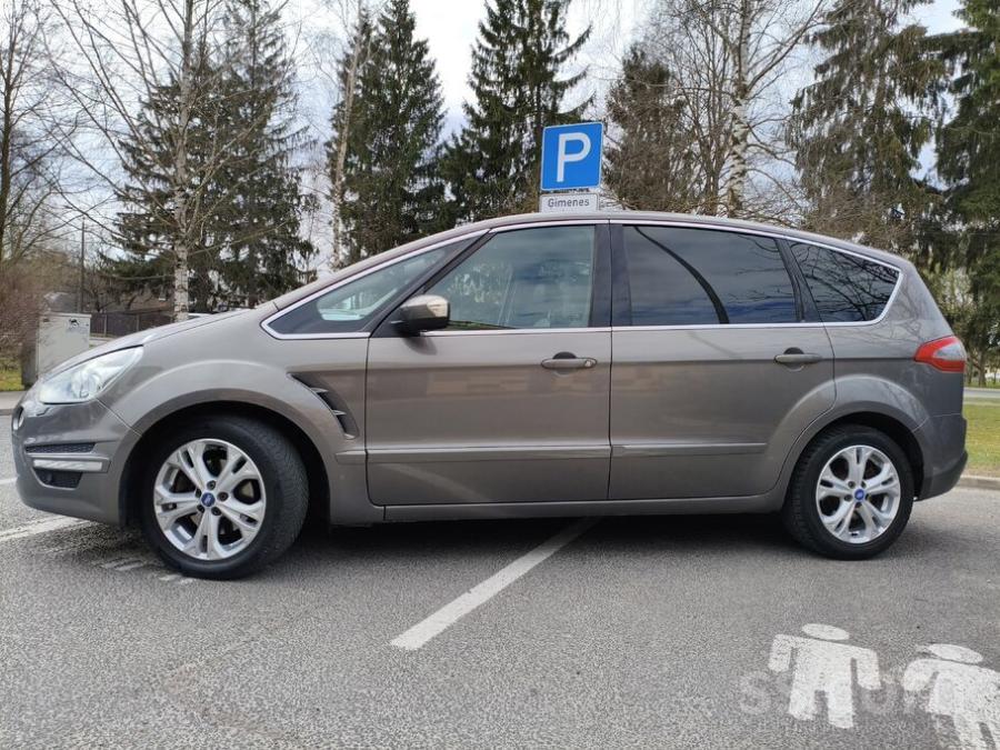 Brown Ford S-Max 2014 in Riga, with an engine capacity of 2.20 L and mileage of 246 thousand km for 5499 €, photo 4 on AUTOMOTO.COM.LV