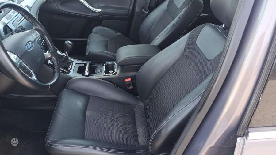 Brūns Ford S-Max 2014 Marijampole, ar dzinēja tilpumu 2.00 L un nobraukumu 240 tūkst. km par 5400 €, foto 15 vietnē AUTOMOTO.COM.LV