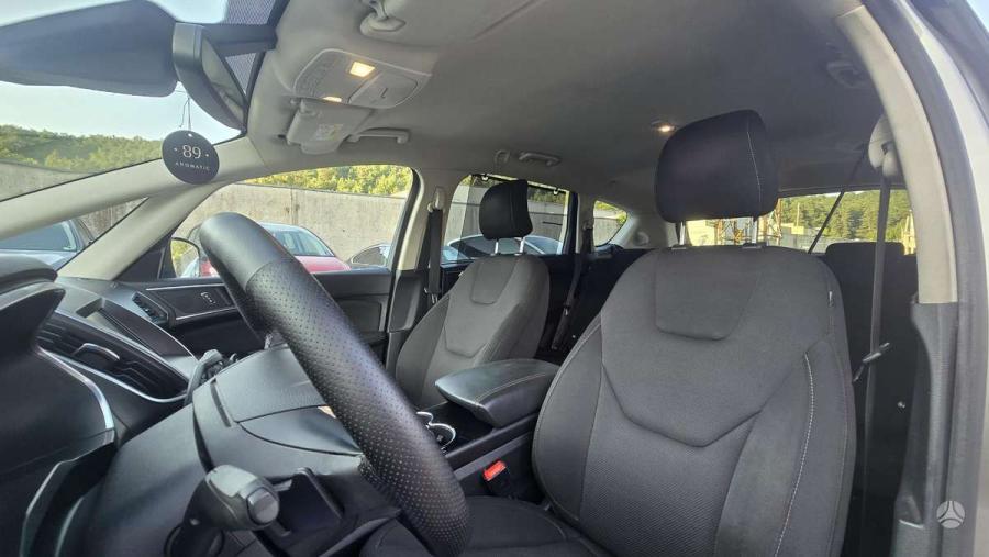 Brown Ford S-Max 2016 in Kaunas, with an engine capacity of 2.00 L and mileage of 314 thousand km for 7999 €, photo 16 on AUTOMOTO.COM.LV