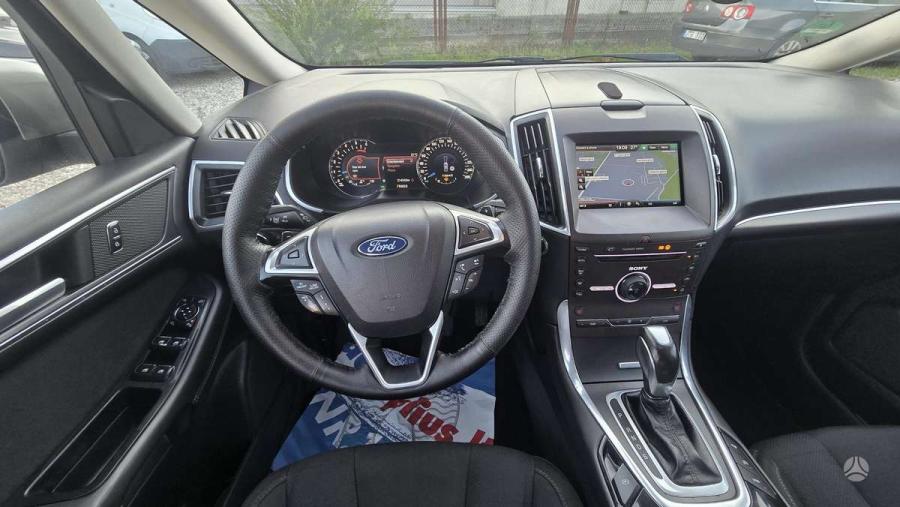 Brown Ford S-Max 2016 in Kaunas, with an engine capacity of 2.00 L and mileage of 314 thousand km for 7999 €, photo 18 on AUTOMOTO.COM.LV