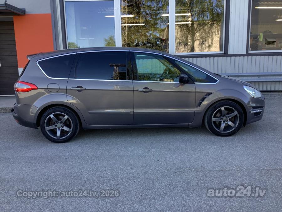 Brown Ford S-Max 2012 in Tartu, with an engine capacity of 2.00 L and mileage of 233 thousand km for 5890 €, photo 8 on AUTOMOTO.COM.LV