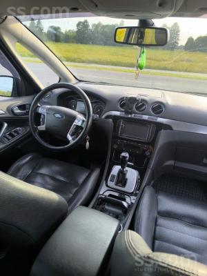 Brown Ford S-Max 2012 in Riga, with an engine capacity of 2.00 L and mileage of 282 thousand km for 4000 €, photo 4 on AUTOMOTO.COM.LV