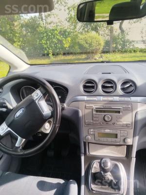 Green Ford S-Max 2007 in Kuldiga, with an engine capacity of 2.00 L and mileage of 405 thousand km for 2200 €, photo 6 on AUTOMOTO.COM.LV