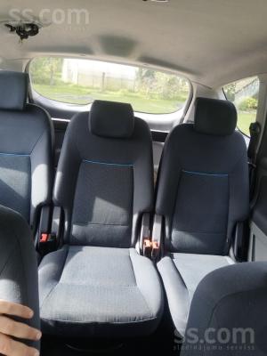Green Ford S-Max 2007 in Kuldiga, with an engine capacity of 2.00 L and mileage of 405 thousand km for 2200 €, photo 8 on AUTOMOTO.COM.LV