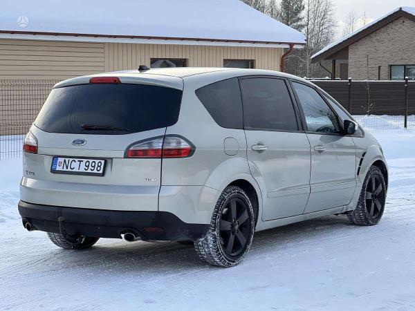Zaļš Ford S-Max 2009 Mažeikiai, ar dzinēja tilpumu 2.18 L un nobraukumu 282 tūkst. km par 3550 €, foto 4 vietnē AUTOMOTO.COM.LV