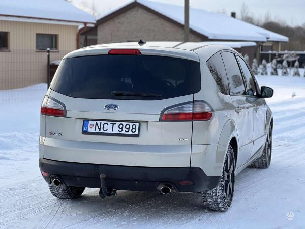 Zaļš Ford S-Max 2009 Mažeikiai, ar dzinēja tilpumu 2.18 L un nobraukumu 282 tūkst. km par 3550 €, foto 5 vietnē AUTOMOTO.COM.LV