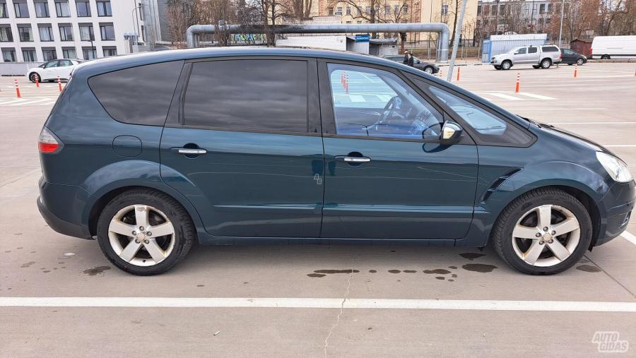 Zaļš Ford S-Max 2009 Viļņa, ar dzinēja tilpumu 2.00 L un nobraukumu 330 tūkst. km par 2500 €, foto 5 vietnē AUTOMOTO.COM.LV