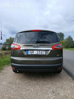 Zaļš Ford S-Max 2010 Rīga, ar dzinēja tilpumu 2.00 L un nobraukumu 312 tūkst. km par 4350 €, foto 5 vietnē AUTOMOTO.COM.LV