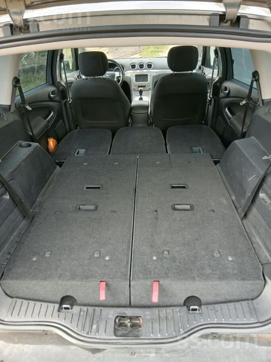 Zaļš Ford S-Max 2010 Rīga, ar dzinēja tilpumu 2.00 L un nobraukumu 312 tūkst. km par 4350 €, foto 7 vietnē AUTOMOTO.COM.LV