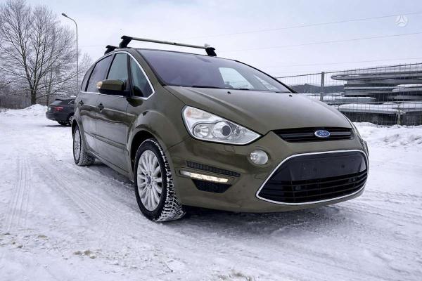 Green Ford S-Max 2011 in Kaunas, with an engine capacity of 2.00 L and mileage of 295 thousand km for 5300 €, photo 3 on AUTOMOTO.COM.LV