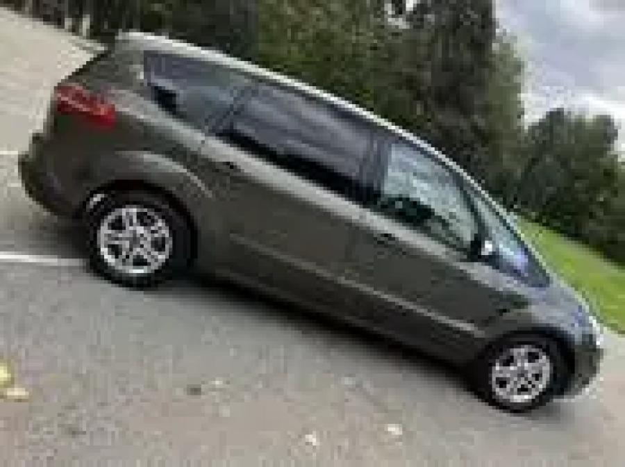 Green Ford S-Max 2011 in Riga, with an engine capacity of 1.60 L and mileage of 214 thousand km for 5490 €, photo 5 on AUTOMOTO.COM.LV