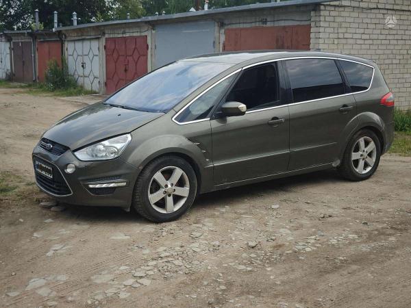 Green Ford S-Max 2011 in Vilnius, with an engine capacity of 2.00 L and mileage of 307 thousand km for 1950 €, photo 2 on AUTOMOTO.COM.LV